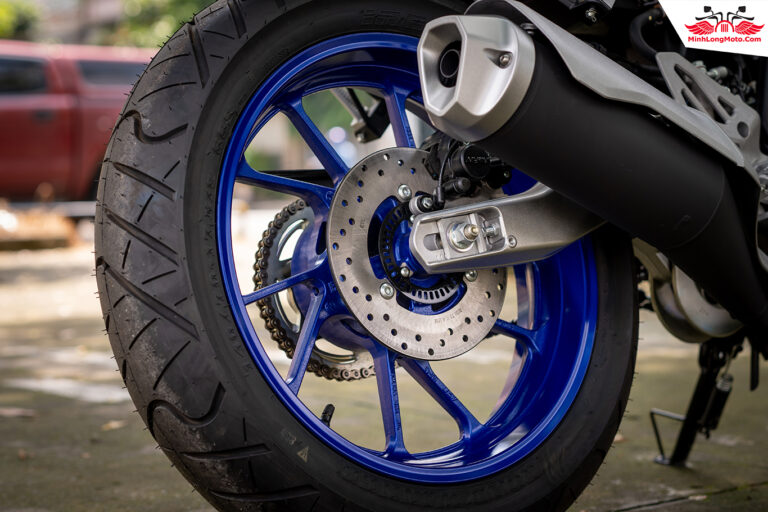 Giá xe Yamaha R15 V4 & R15M chính hãng phiên bản ABS