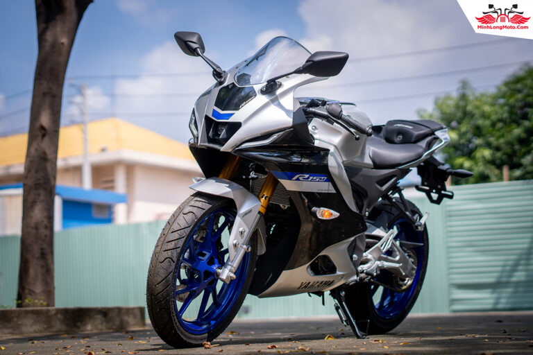 Giá xe Yamaha R15 V4 & R15M chính hãng phiên bản ABS