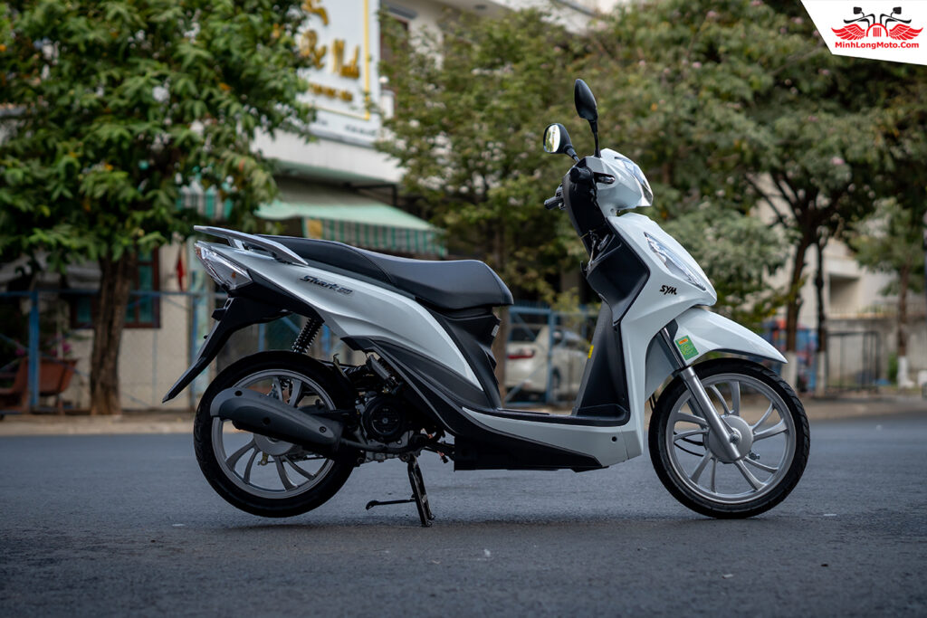 SYM Shark 50 xe tay ga 50cc có ngoại hình như Vision
