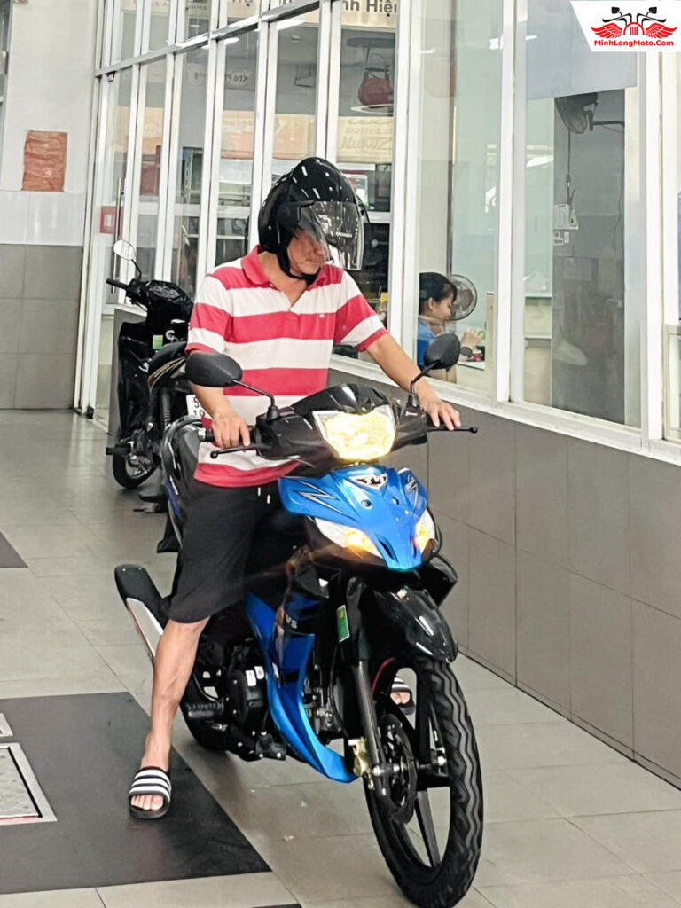TVS Rockz 125 xe côn tay bán tự động, giá chỉ 25.800.000 đồng