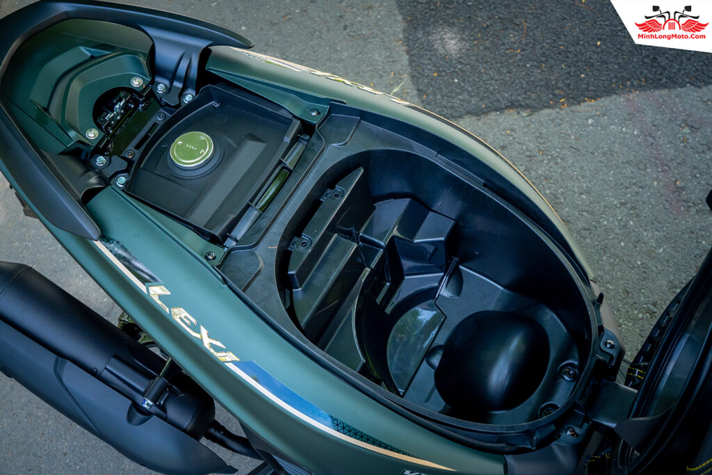 Yamaha Lexi 155 ABS: Đối thủ "vượt mặt" Vario 160 / AB160